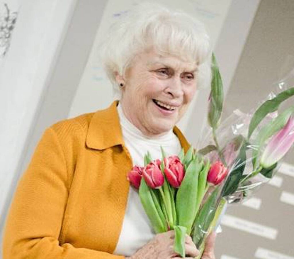 Iloni Imedemaal avatakse Anne Pikkovi illustratsioonide näitus ...