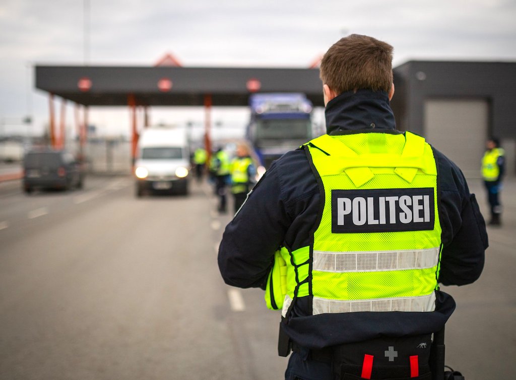 Politsei kontrollis Läänemaal nädalavahetusel ligi 900 autojuhi kainust ...