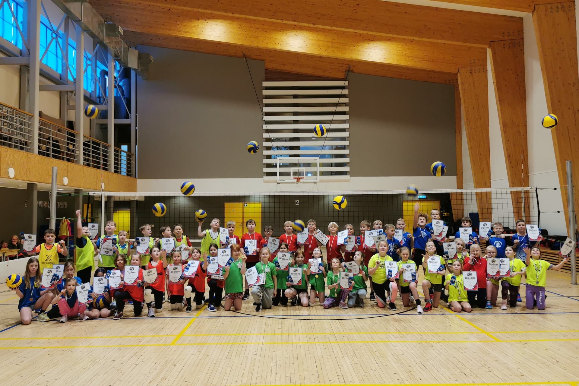 Juubeliaasta võrkpalli pallilahingu võidud läksid Oru kooli – Läänlane.ee